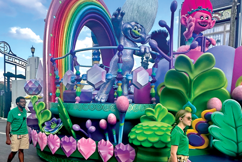 UNIVERSAL: "SING" AND "TROLLS" FLOATS - l3dfx